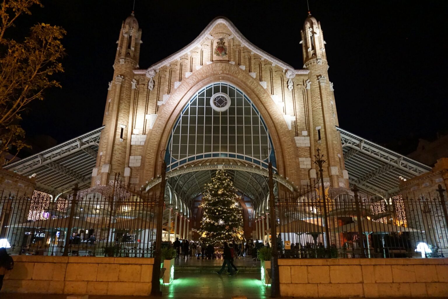 How to Spend 8 Packed Hours in Valencia, Spain - Urban Escapist